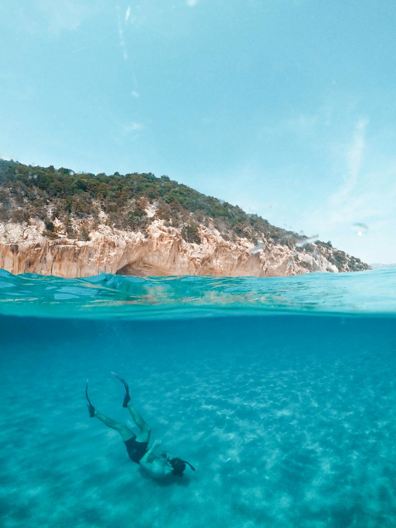 How Jacques Cousteau Revolutionized Scuba Diving - aquatechscubaschools.com